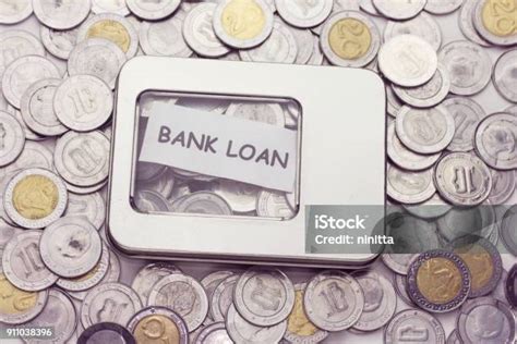 Photo Libre De Droit De Économiser De Largent De Pièce De Monnaie