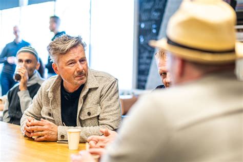 Kijktip Bert Van Leeuwen Duikt Vijf Weken In Zwolse Wereld Van Drank En Drugsverslaafden