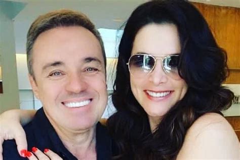 Luiza Ambiel Da Banheira Do Gugu Faz Homenagem Ao Apresentador