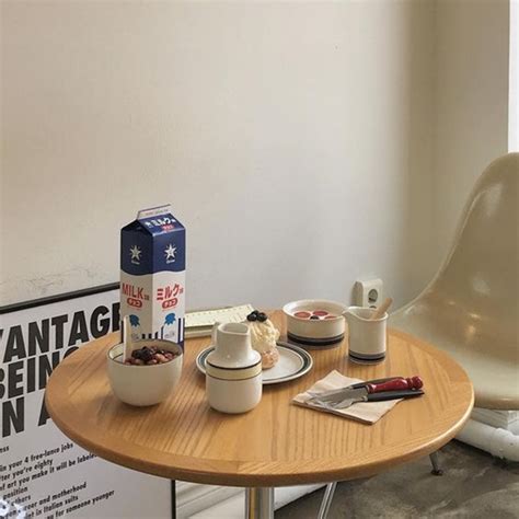 แต่งห้องแบบมินิมอล ด้วยโต๊ะกลมกินข้าวไซส์เล็กน่ารักๆ Ladyissue เว็บรีวิวเครื่องสำอาง ชุมชน