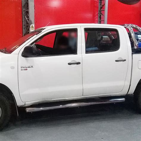 PISADERA TUBULAR INOX TOYOTA HILUX Equipamiento Automotriz Prieto