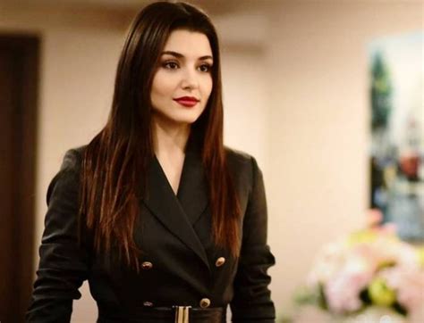 به سبک زیباترین بازیگر ترکیه آرایش کنید؛ رازهای آرایشی هانده ارچل چی