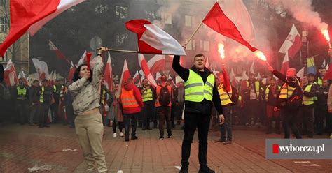 Protest rolników w Warszawie 27 lutego Tysiące ludzie centrum było