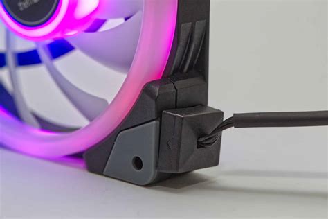 Thermaltake SWAFAN EX12 RGB review - perfect view of the fans