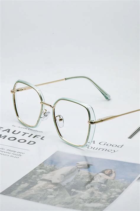 95583 Square Green Eyeglasses Frames Leoptique