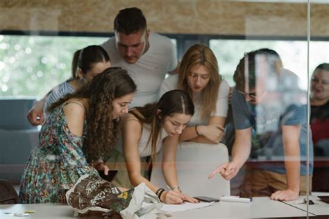 48 часа тимска работа на хакатон за партнер компанијата САВА Осигурување Next Media