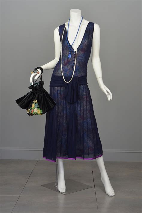 Vintage Plunge Neckline Drop Waist Pleated Navy Blue Floral Flapper Dr