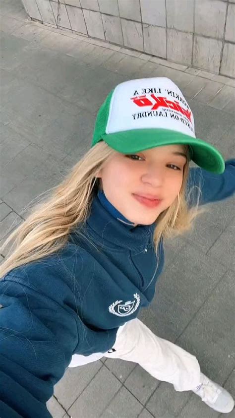 Пин от пользователя Top Video на доске Красота Плачущая девушка Прекрасные девушки Позы девочек