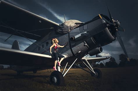 Hd Wallpaper Women Model Airplane Women With Planes Antonov An 2