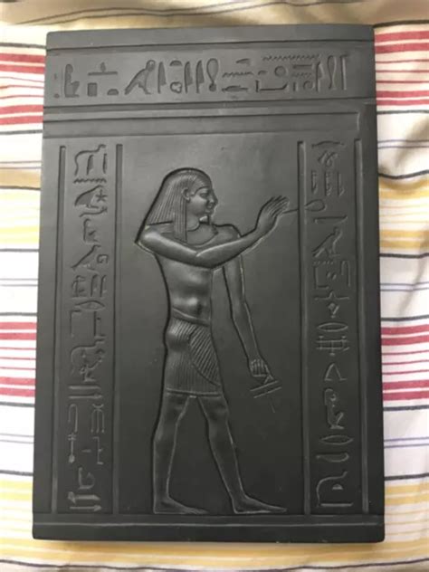 BEAU RARE MOULAGE Musée du LOUVRE STÈLE DAMSIT TENDANT LE SIGNE DE VIE