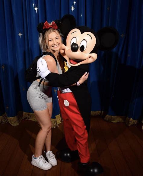 Meeting Mickey Scrolller