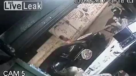 El Aterrador Instante En Que Un Sicario Entra A Un Bar Y Fusila A Su
