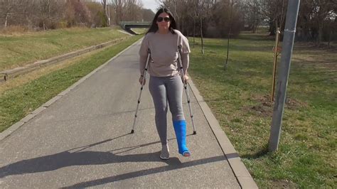 Olga 13 Aircast Sock Sprained Ankle In A Sock At The Crutchcast