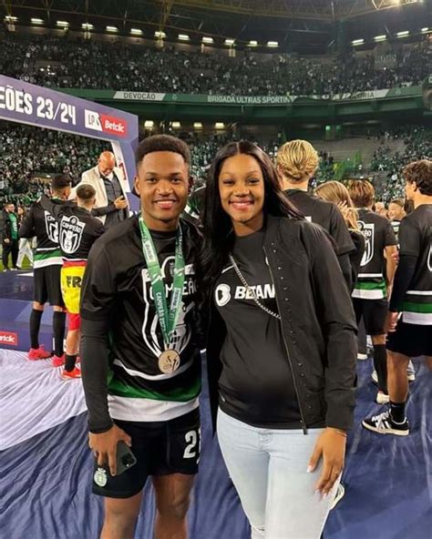 Craque do Sporting Geny Catamo sobe ao altar em Moçambique a Ferver Vidas