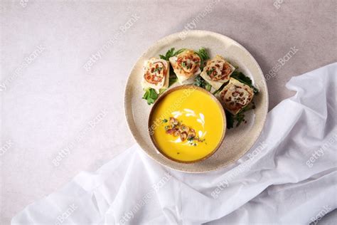 음식그릇식탁보카나페수프두부단호박수프 이미지 A11195918 게티이미지뱅크