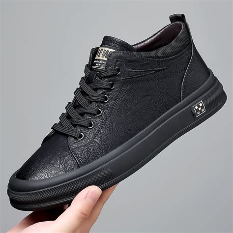 Novo 2023 dos homens de couro genuíno sapatos casuais de borracha luxo