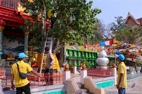 กิจกรรมจิตอาสาบำเพ็ญประโยชน์ โครงการสืบสานประเพณีสงกรานต์ 2566 กองกลาง สำนักงานอธิการบดี