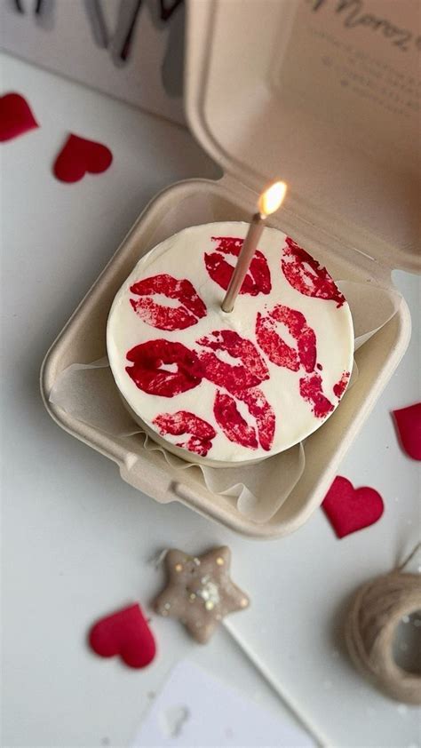 Pin By Hyr On Valantine Day Cakes Small Birthday Cakes Cute Birthday
