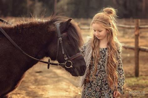 عکس دختر بچه و اسب عکس نودی