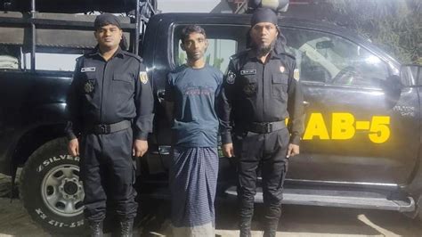 বিদেশি পিস্তলসহ মাদক ব্যবসায়ী আটক