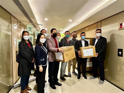 土耳其地震︱民政署收集7000件厚衣及逾1000張毛氈等 為災民送暖 星島日報