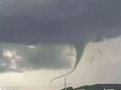 VÍdeo Tornado Atinge Muniicípios De Sc Com Ventos De 70 Kmh Wh3