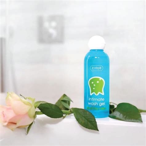 Dung Dịch Vệ Sinh Phụ Nữ Intimate Hoa Lan Chuông Ziaja 200ml