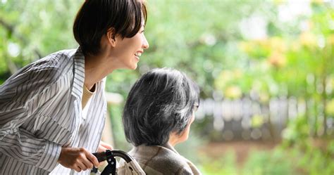 親の介護で一家離散、2000万円超の負担も「ビジネスケアラー」の過酷すぎる現実 ニュースな本 ダイヤモンド・オンライン