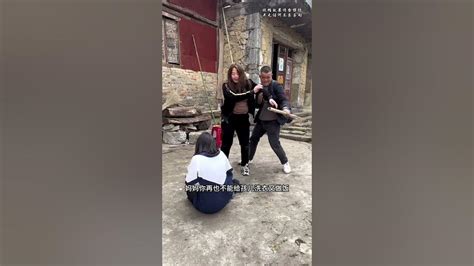 外地打工的爸爸回家发现亲生女儿被后妈棍棒教训，随后他的举动让人解气亲子 亲情 家庭 农村生活 正能量 善恶就在一念之间 Youtube