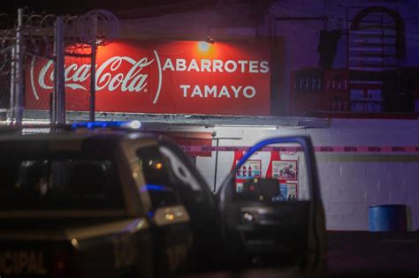 Tijuana asesinan a joven en un abarrotes y localizan cadáver de mujer