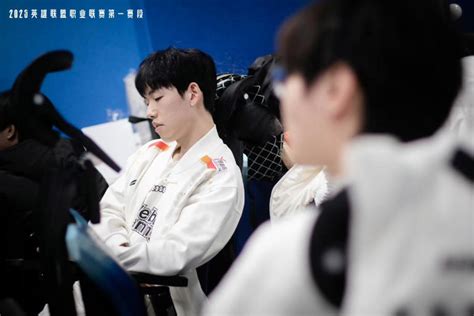 Lpl发布wbg赛后返图：赢意正盛风正劲，两局连胜昂首前进