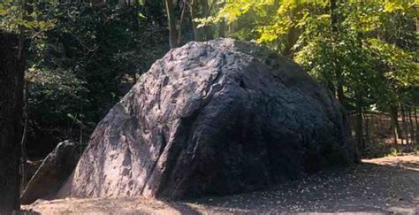 El Oscuro Origen De La Leyenda De La Piedra Del Diabl