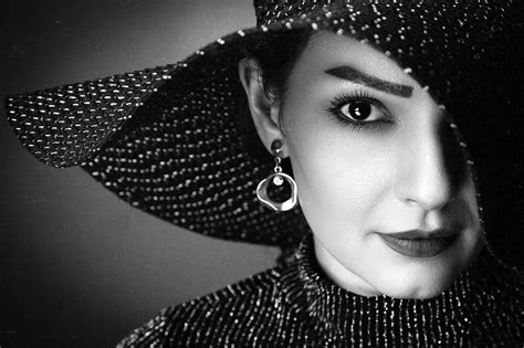 رنگی یا سیاه سفید ؟؟ 🖤🤍 پ ن این یکی از پرتره های خاطره انگیز و