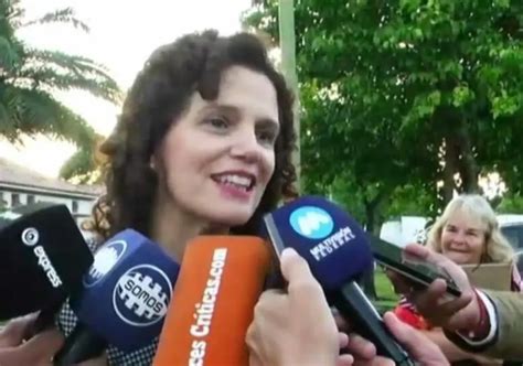 Cristina Fiore confirmó que suspenderán la hora extra de clases