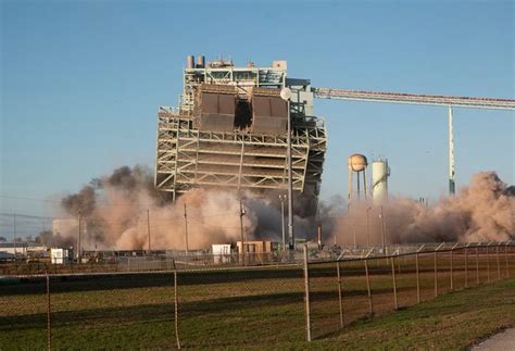 In Photos Lakeland Electric Implodes Defunct Power Plant