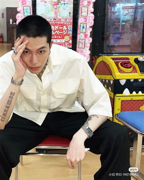 Zelzelzelzel On Ig And Weibo Korean Men Pose Reference Photo Pretty Men