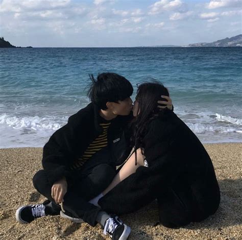Pin By Lizik On Korean Couples Ulzzang Couple Korean Couple Couples