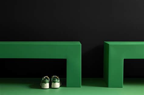 Heller Releases Vignelli Outdoor Seating In New Hues