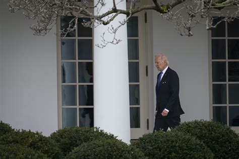 El Manejo De Documentos Clasificados De Biden Complica El Caso Contra
