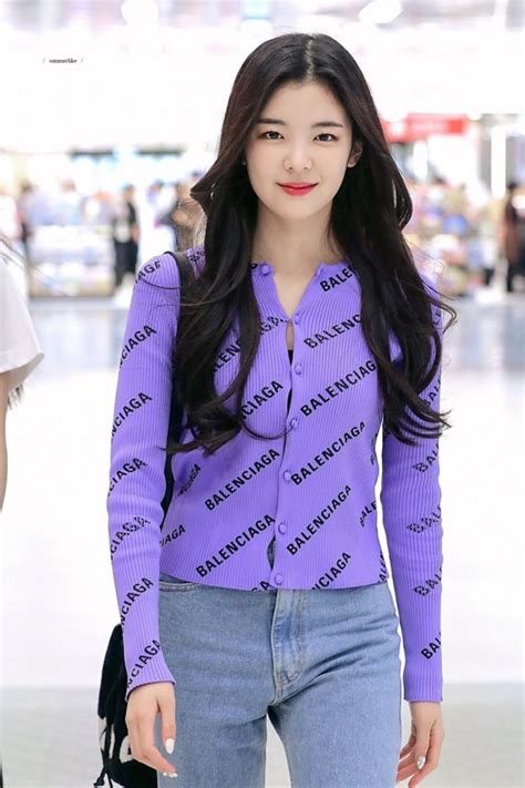 ITZY Lia Airport Fashion Official Korean Fashion