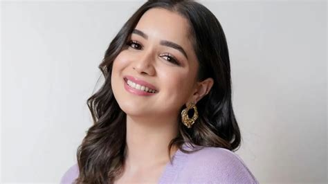 Sara Tendulkar Looks Ravishing In Body Hugging Red Gown Check Pics