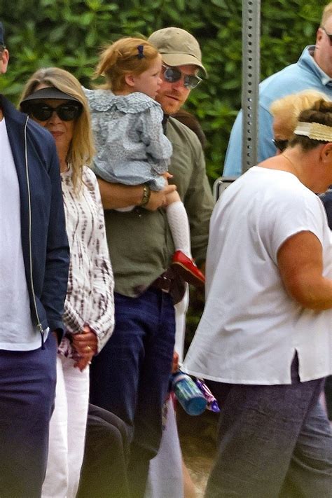 Galerie Foto Cum arată fiica prințului Harry și a lui Meghan Markle