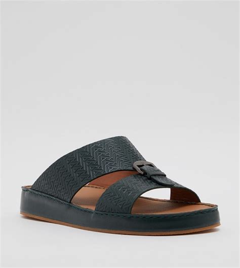 اشتري ألدو صندل بمقدمة مفتوحة وشعار العلامة التجارية بلون أخضر 6ستريت المملكة العربية السعودية