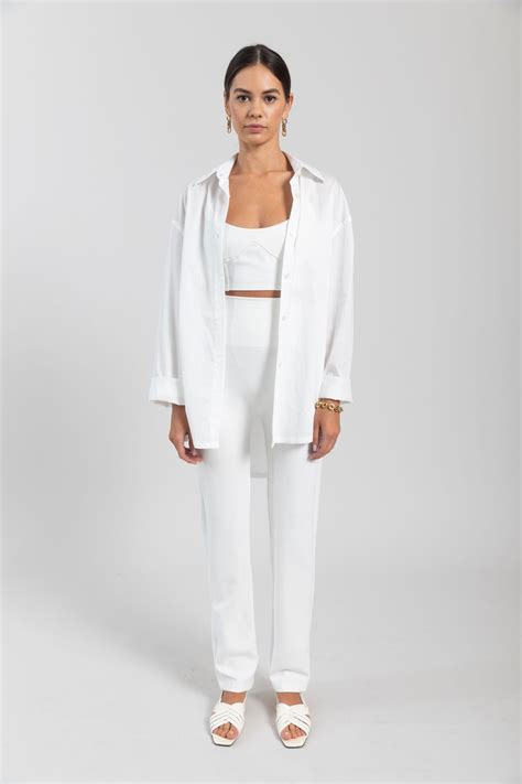 Night In. Night Out. | Leset