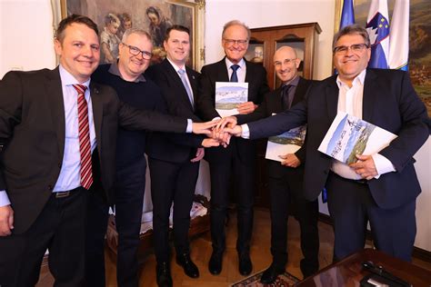 IZJAVA ZA JAVNOST OB PODPISU POGODBE VELIKA PLANINA LEITNER RIKO