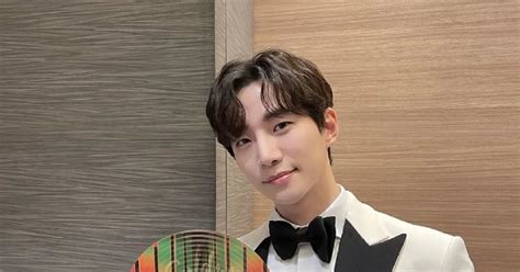 이준호 슈트 입고 멋짐 장착훈훈 매력 뿜뿜 인스타