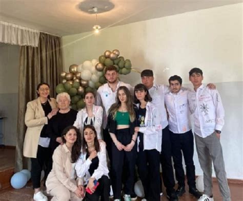 ბოლნისის N3 სკოლის დირექცია და პედაგოგები კურსდამთავრებულებს ერთიან ეროვნულ გამოცდებზე