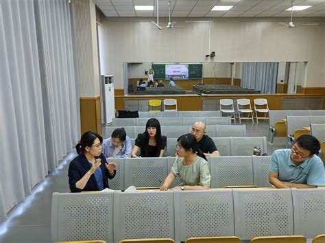 马克思主义学院思想道德与法治教研室举办教师备赛参赛指导讲座 教学科研
