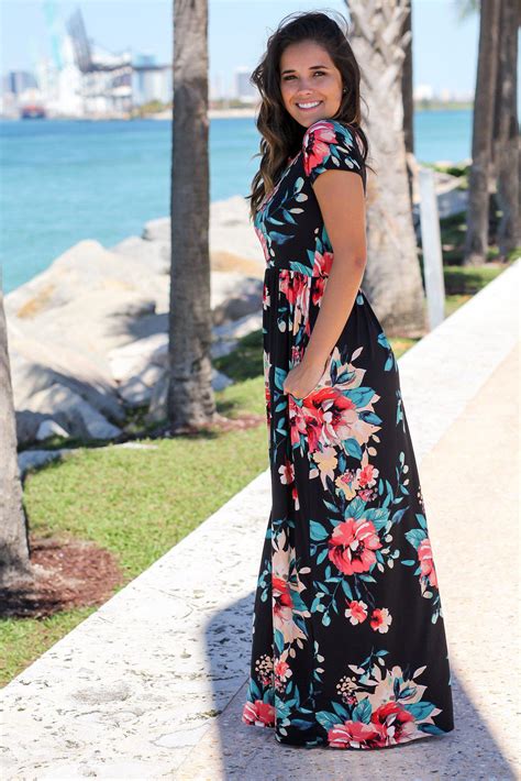 Black Floral Short Sleeve Maxi Dress With Pockets Maxi Dresses