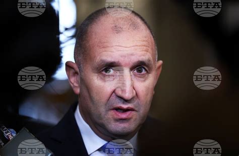 Държавният глава Румен Радев пристигна в Пазарджик за инициативата Спортувай с президента и